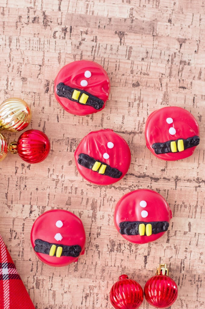 No-Bake Santa Belt Chocolate Covered Cookies - Whispered Inspirations