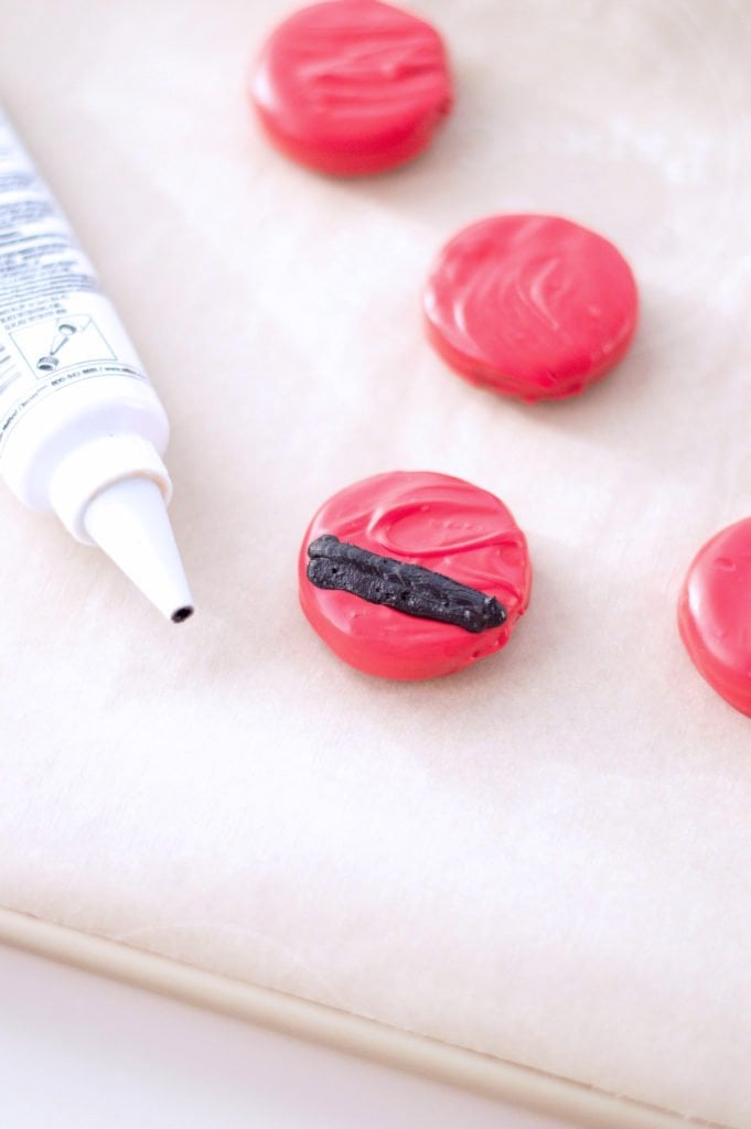 No-Bake Santa Belt Chocolate Covered Cookies - Whispered Inspirations