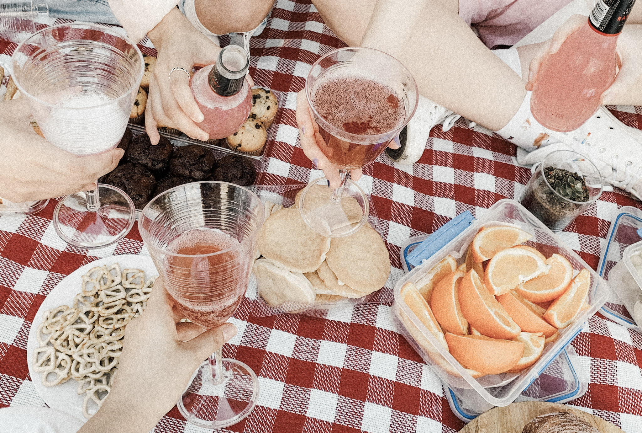 A Picnic Adventure: 6 Scrumptious Snacks for Outdoor Picnics ...